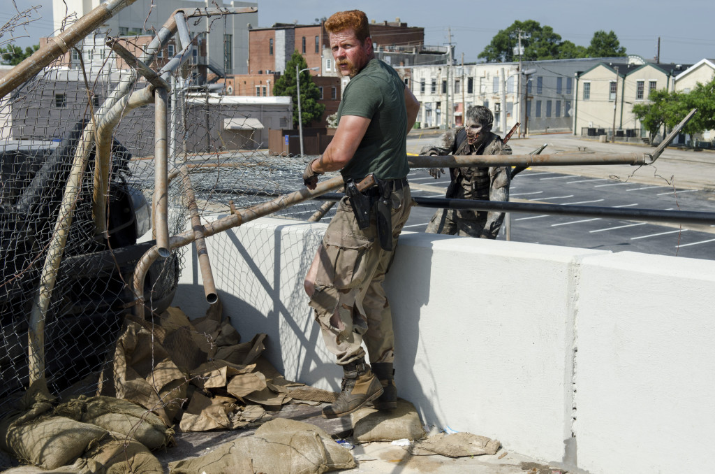 Abraham & The Falling Walker On The Bridge - The Walking Dead Locations
