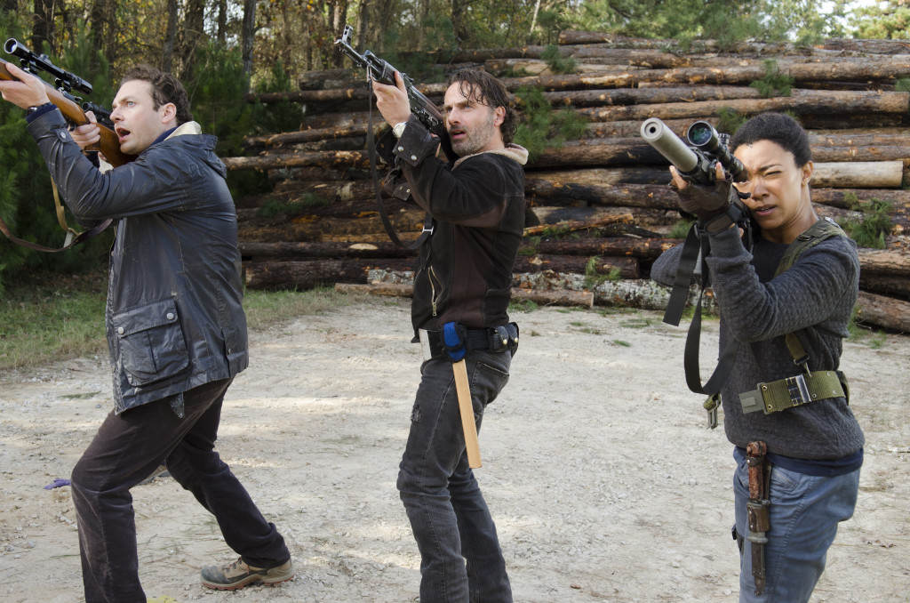 Saviors Hang Man Over Bridge - The Walking Dead Locations