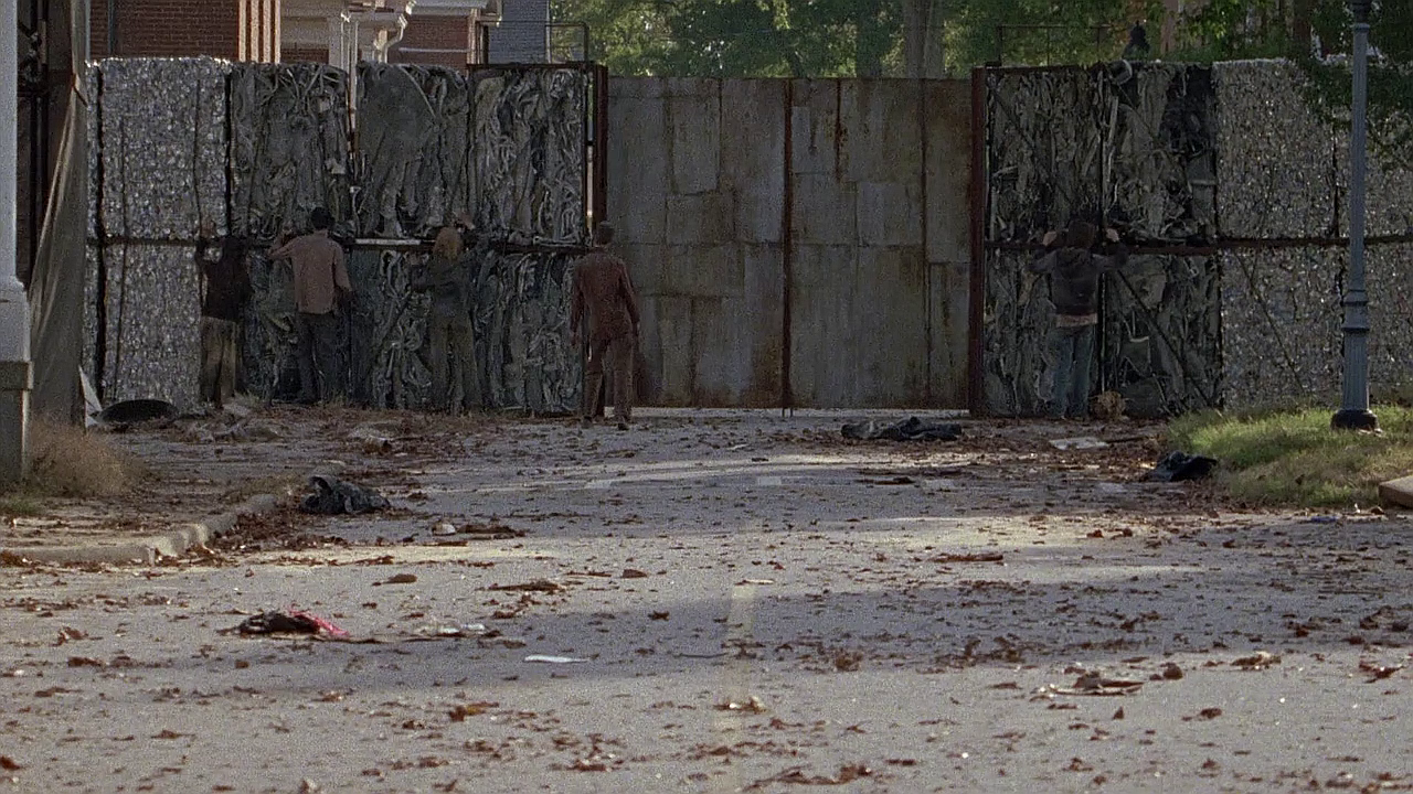 Main Kingdom Gate - The Walking Dead Locations