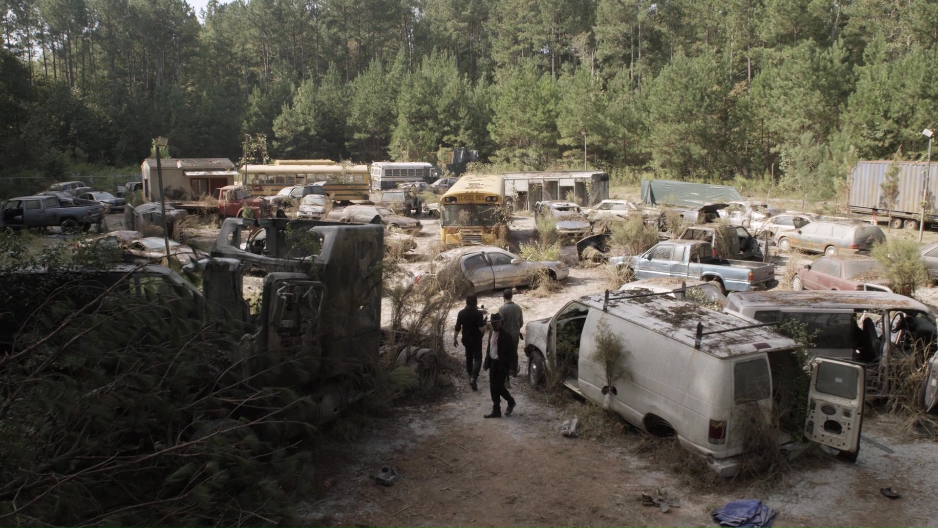 Parking Lot Gunfight - The Walking Dead Locations
